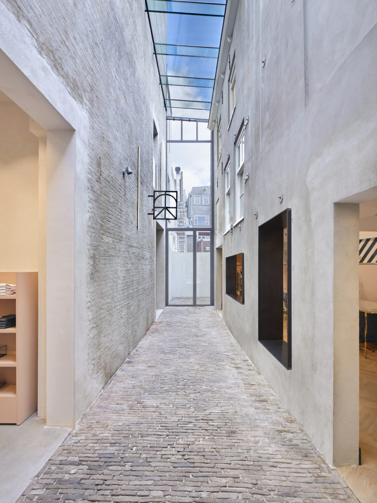 VEVS Interior Design - DE RODE WINKEL