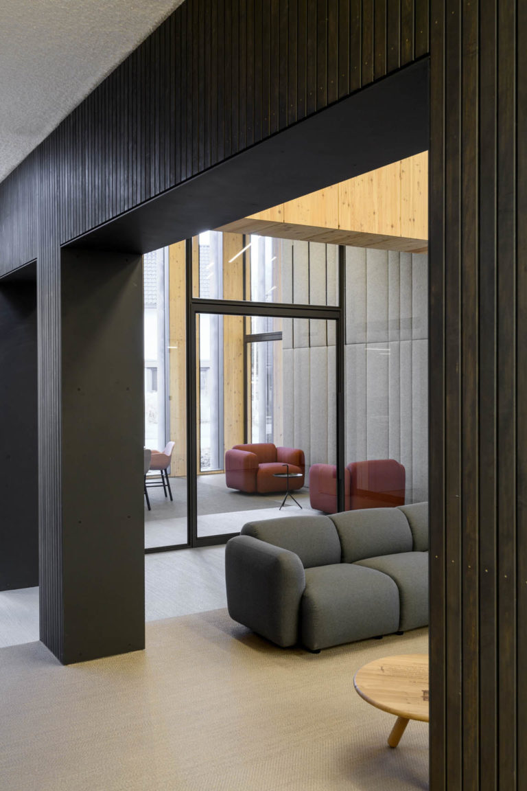 VEVS Interior Design - DTI GROUP OFFICE